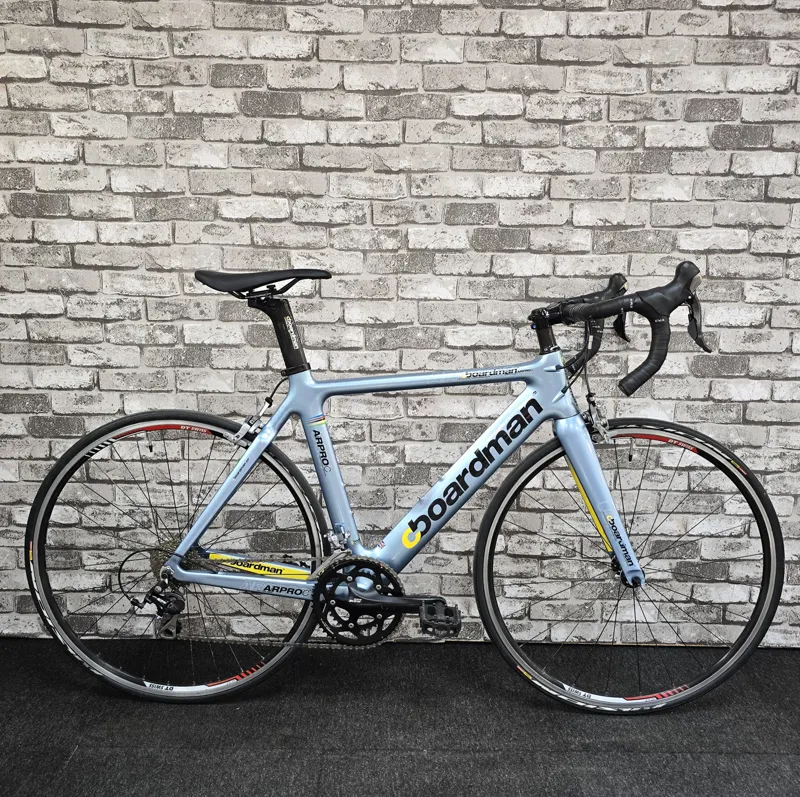 BOARDMAN AIR PRO CARBON ROAD BIKE - MEDIUM FRAME
