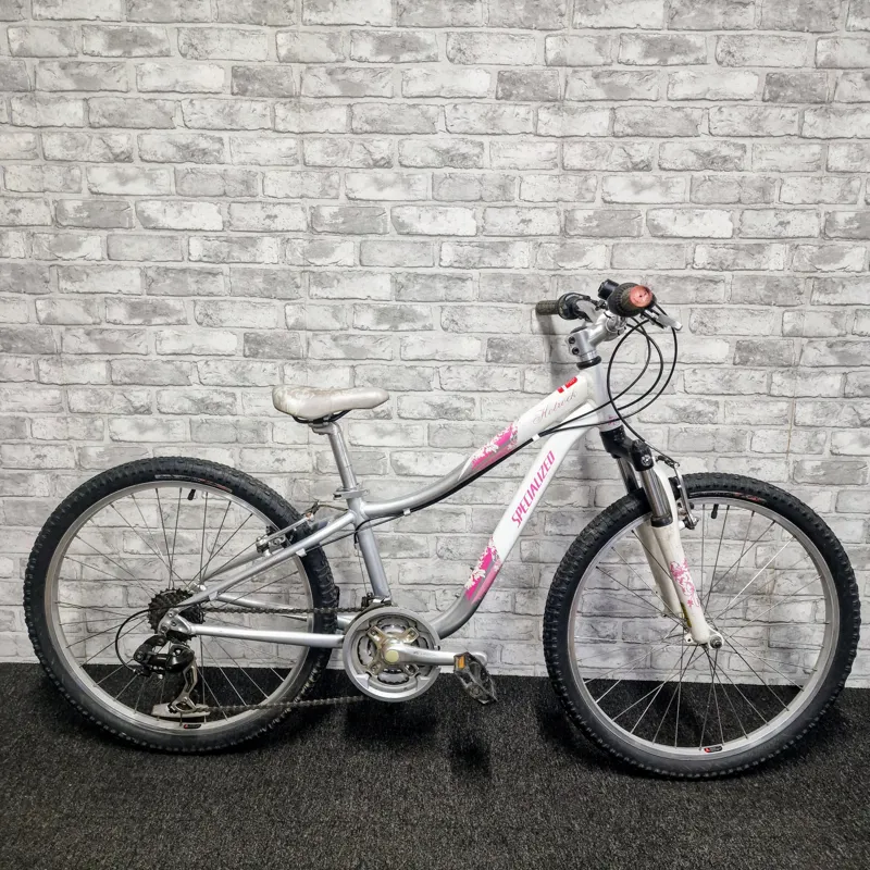 SPECIALIZED HOTROCK 24 GIRLS HARDTAIL MOUNTAIN BIKE - 24 INCH WHEELS
